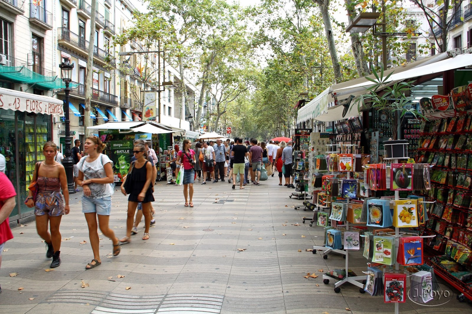La Rambla, más de un kilómetro de actividad ~ Viajes y Rutas