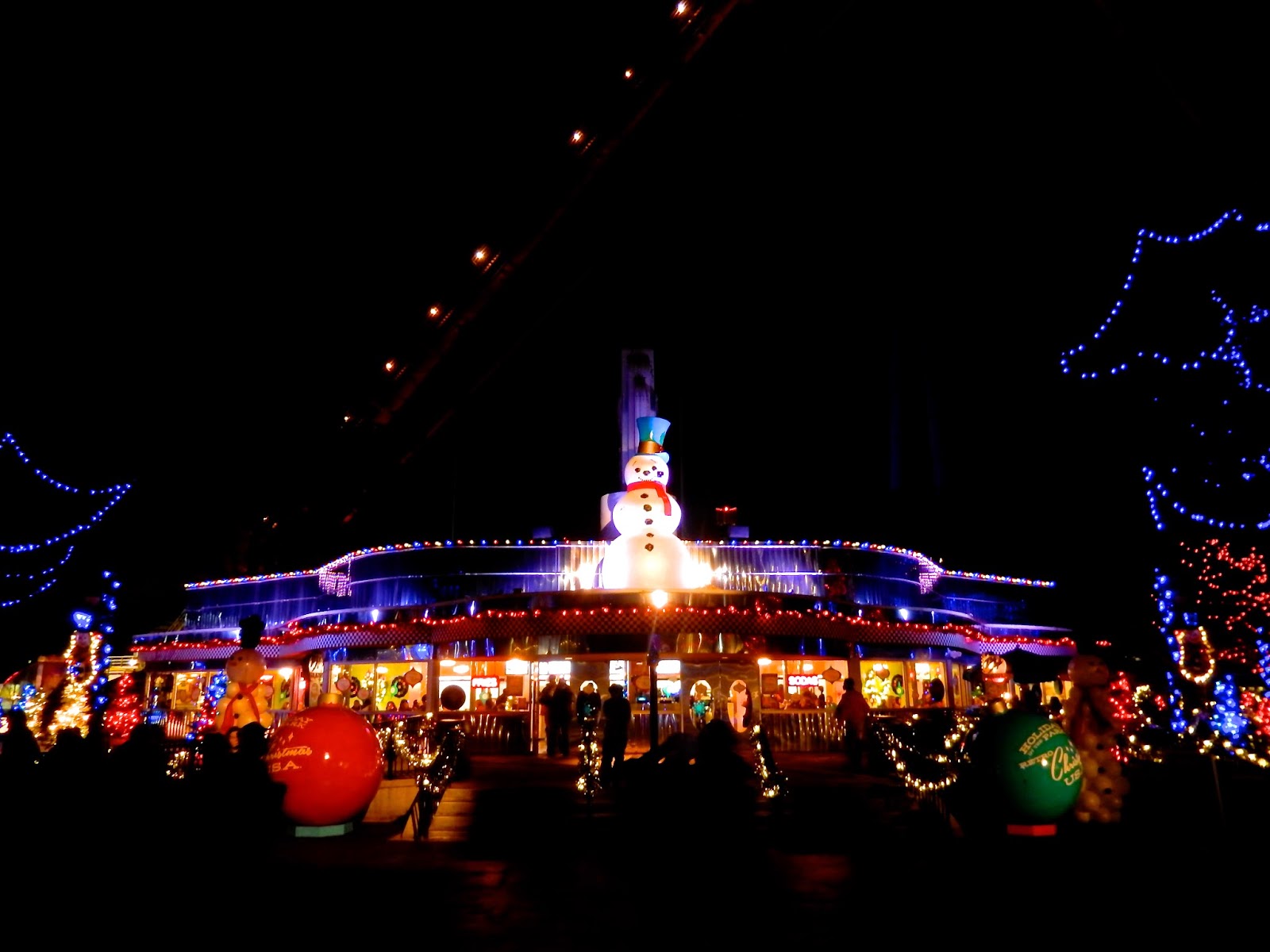 Thrillography: Holiday in the Park at Six Flags Over Georgia with the ...