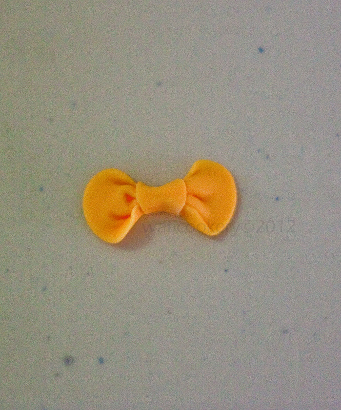 wati cookery: Cutie Bow From Fondant