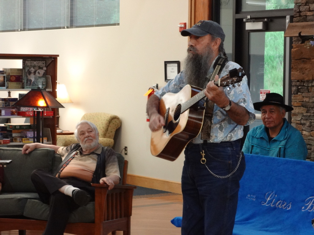 The Liars Bench Gazette: Packed House Liars Bench Show At The Macon ...