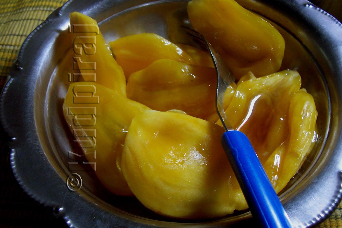 Kudpiraj's Garam Tawa: Seasonal Fruits from Private Lands