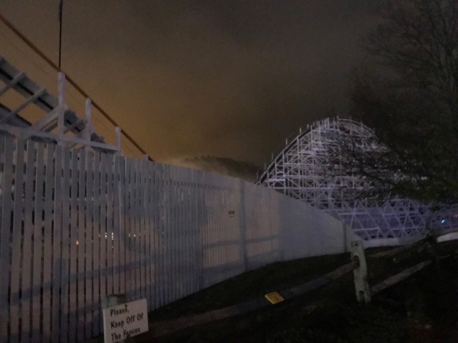 Lake Compounce- The Haunted Graveyard Photos