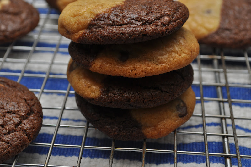 tease-spoon of sugar: Two Tone Chocolate Chip Cookies
