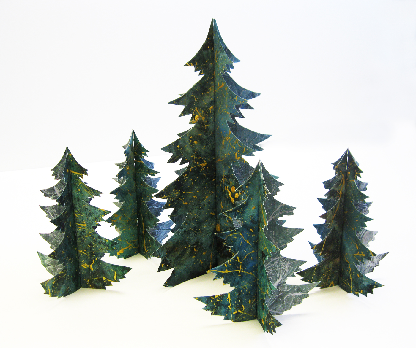 The Garage Sale Archeologist: How To Make a Table Decoration for Christmas