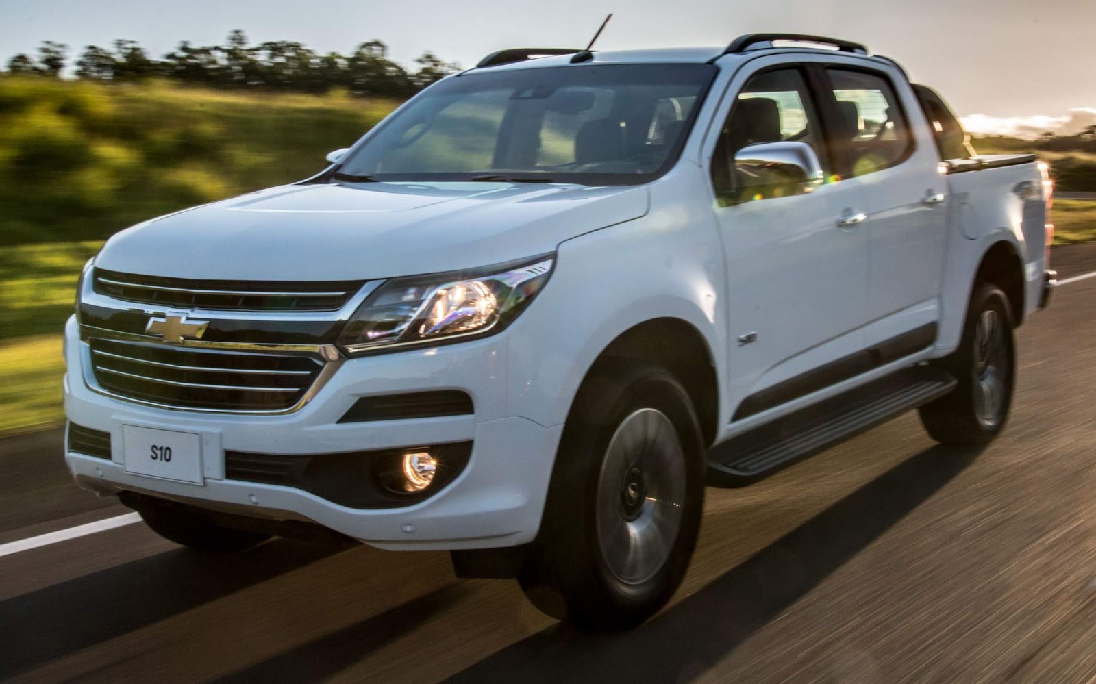 Chevrolet S-10 2019: fotos, preços, consumo e detalhes