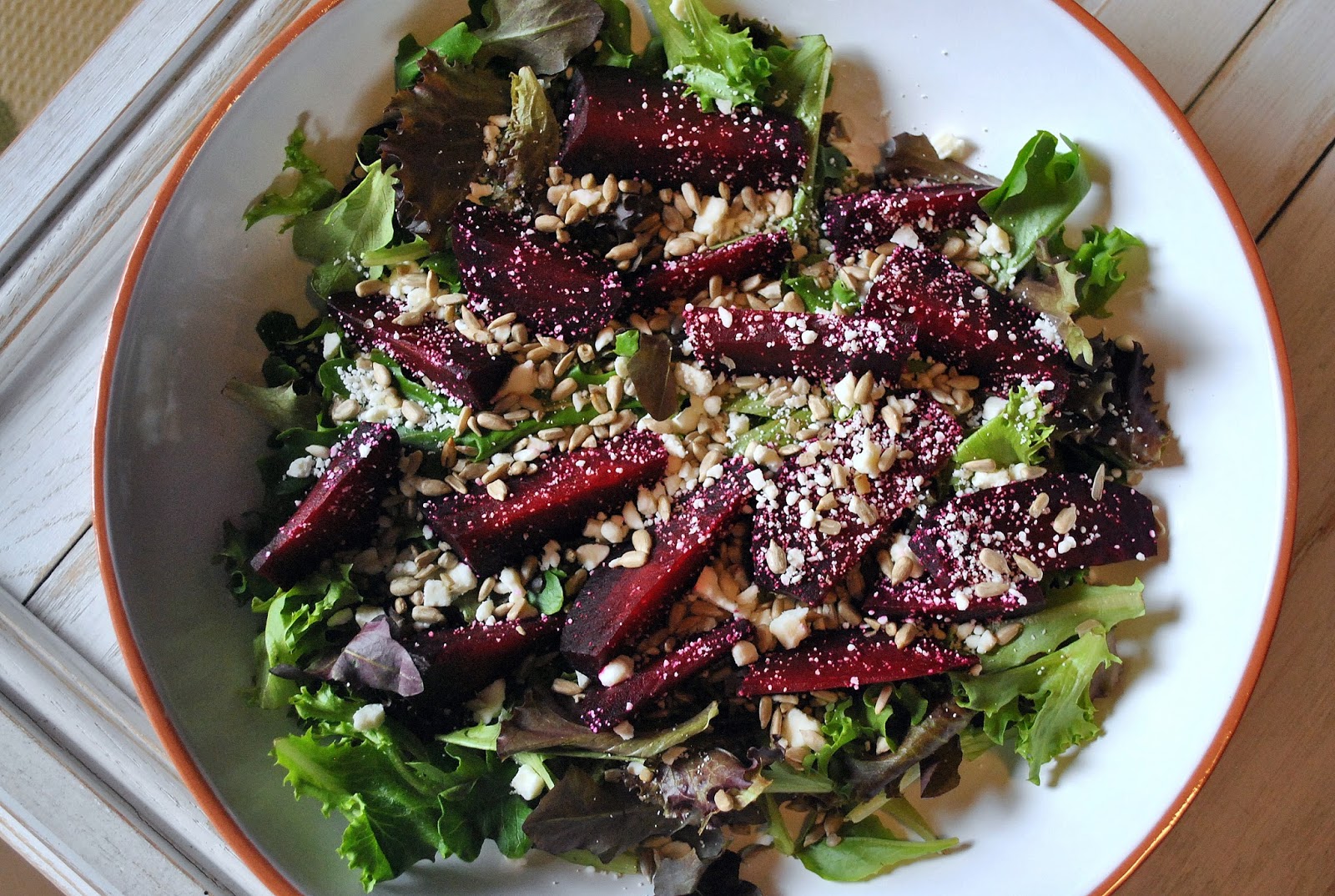 Simple Beet Salad (Salada de Beterraba Simples) - The Green Dish Blog
