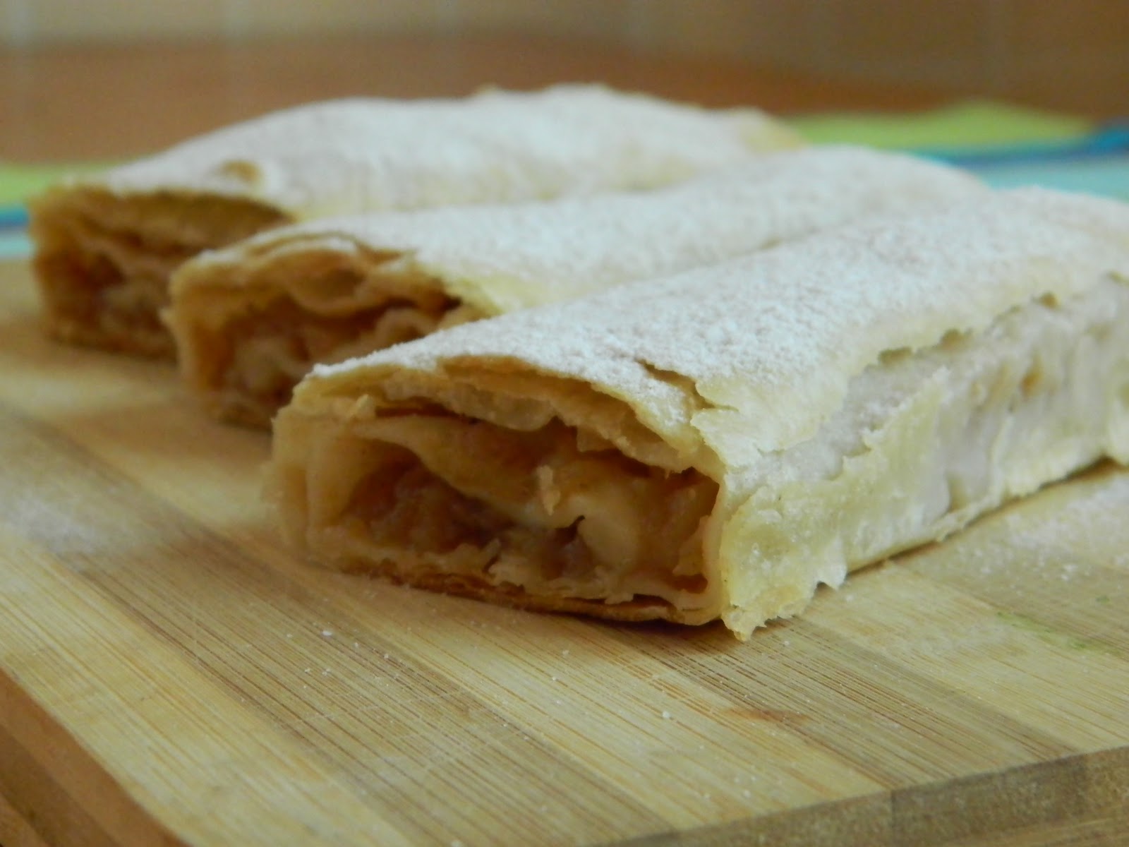 Bucataria casei noastre: Strudel cu mere