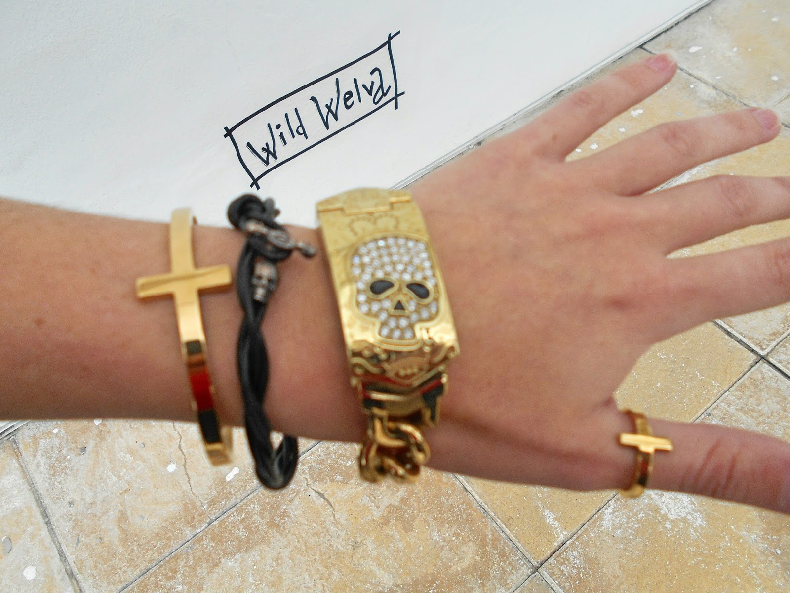 Los caprichos de una rubia: Calavera Rockera