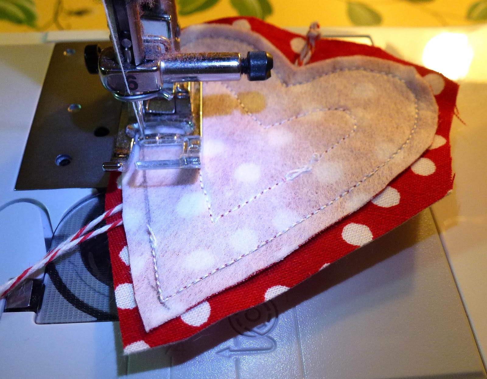 Leslie's Art and Sew: Happy Heart Card Tutorial