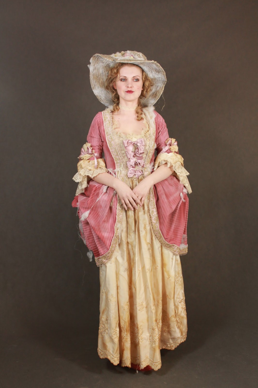 kostiumy - peruki - dodatki : kostium epokowy - rokoko, suknia polonaise