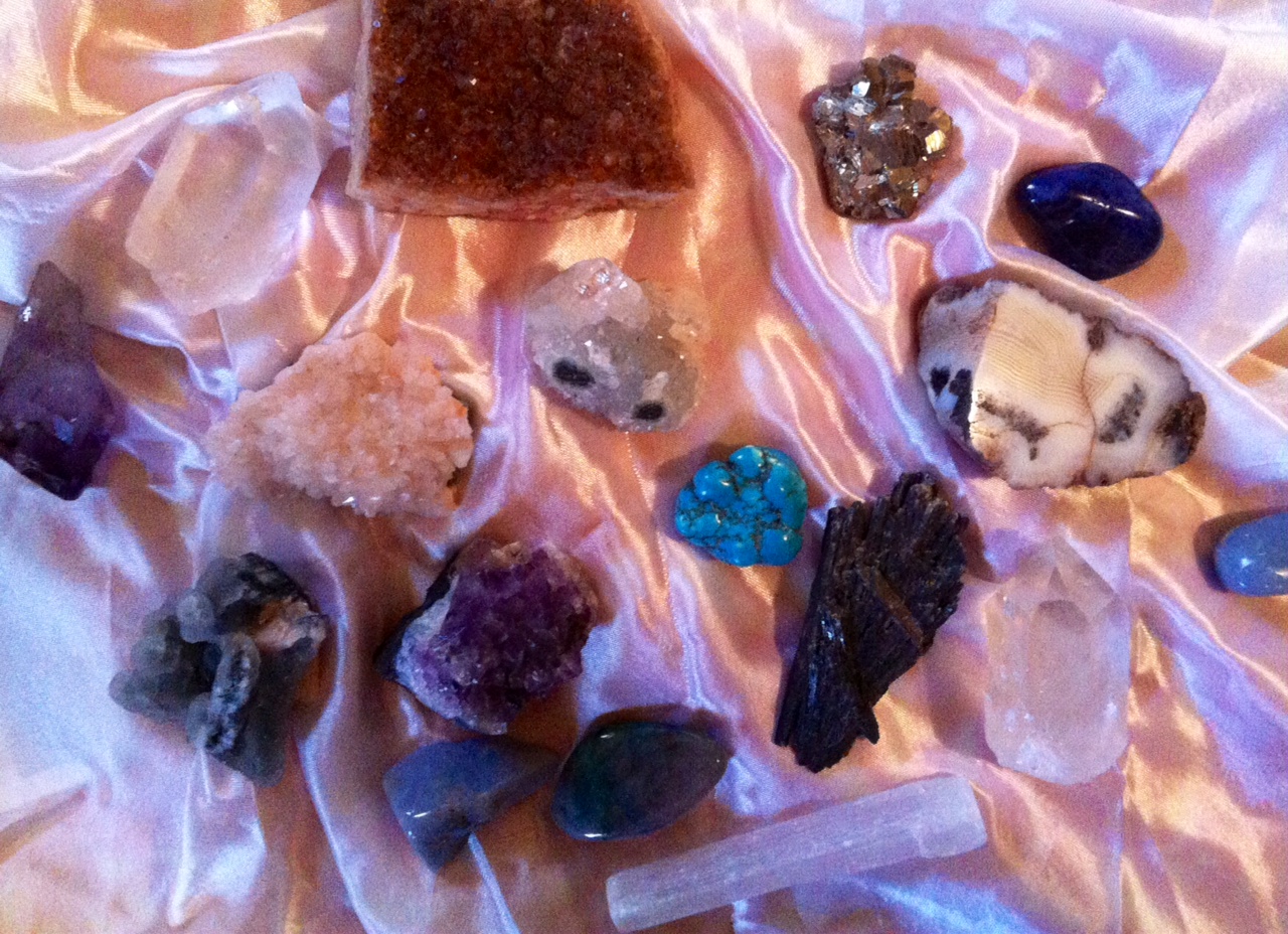 The Divination Nation: HEALING CRYSTALS 101: A GUIDE FOR BEGINNERS