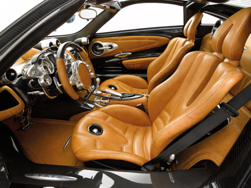 Automobiles : tout savoir sur les marques: Pagani Huayra