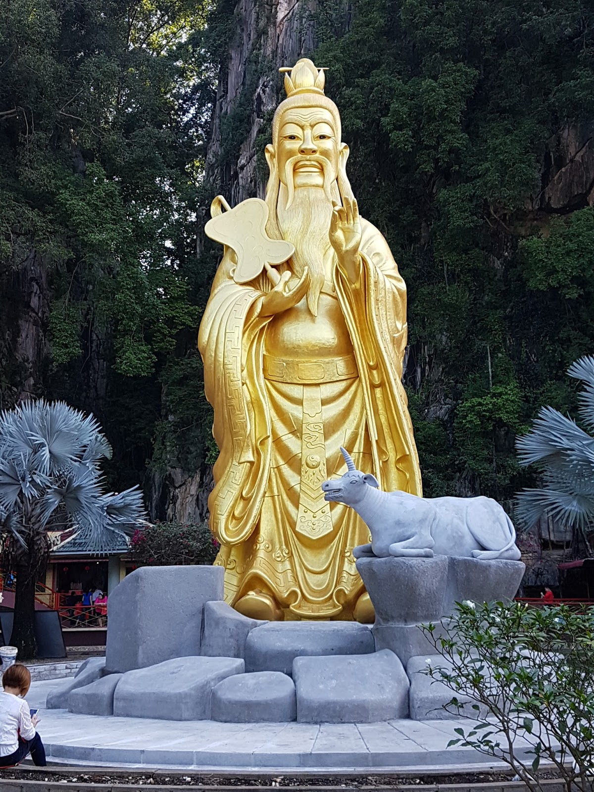 Xing Fu: GIANT STATUE OF TAI SHANG LAOJUN