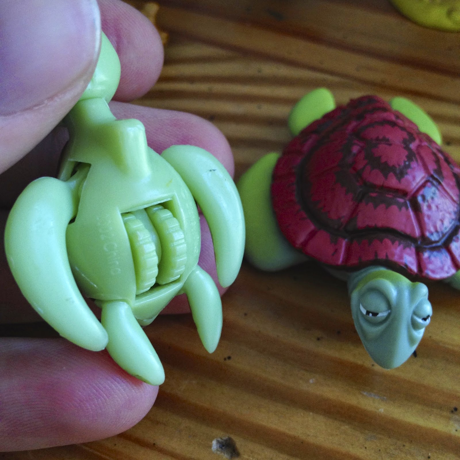 Dan the Pixar Fan: Finding Nemo: Hasbro Aquarium Adventure Play Set ...