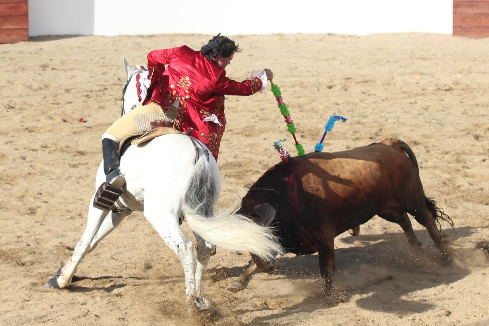 PLANETA DOS TOUROS - Para Aficionados: Arronches – Tourada a benefício ...