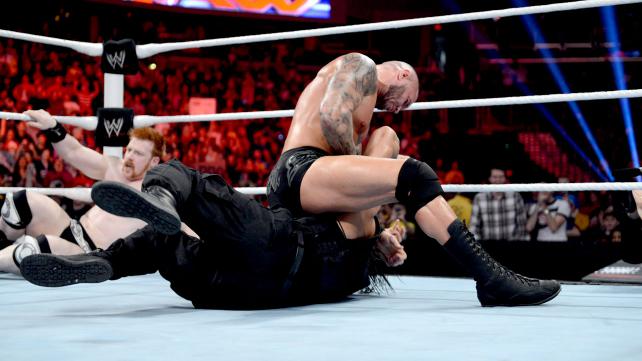 WWE In live!!!!: RYBACK vs "THE SHIELD"