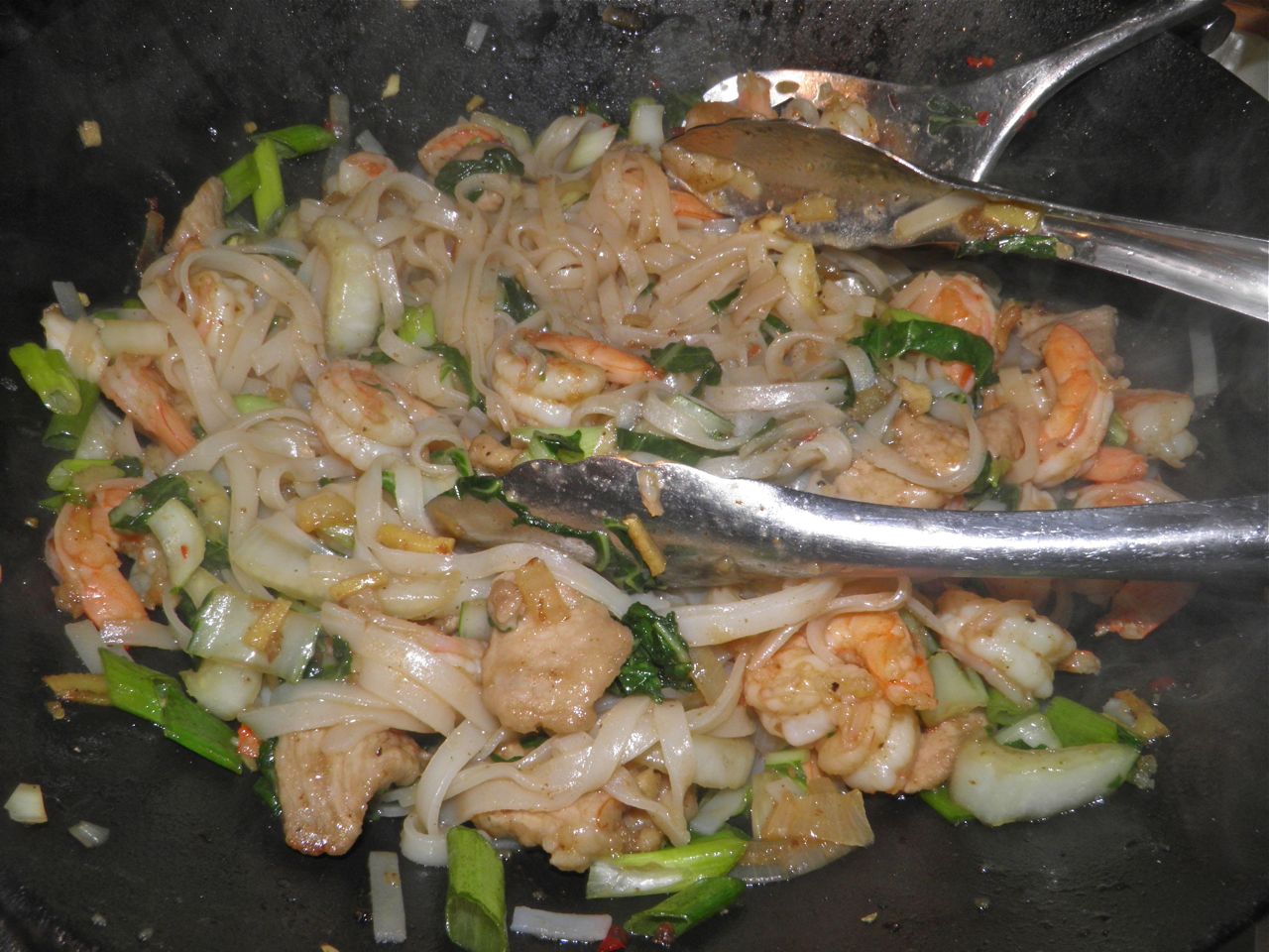 Docaitta Lifestyle: Recipe: Filipino Shrimp & Pork Pancit