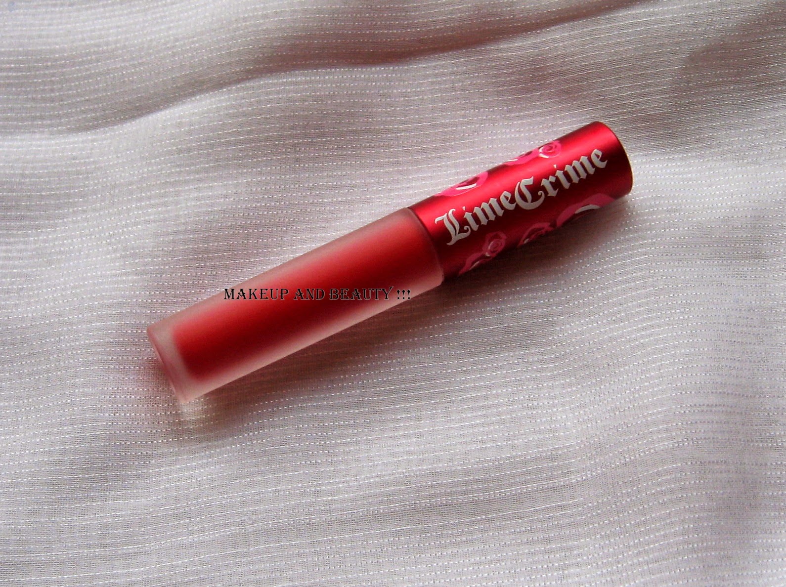 Makeup and beauty !!!: Review and swatches of Lime crime Red Velvetine:-