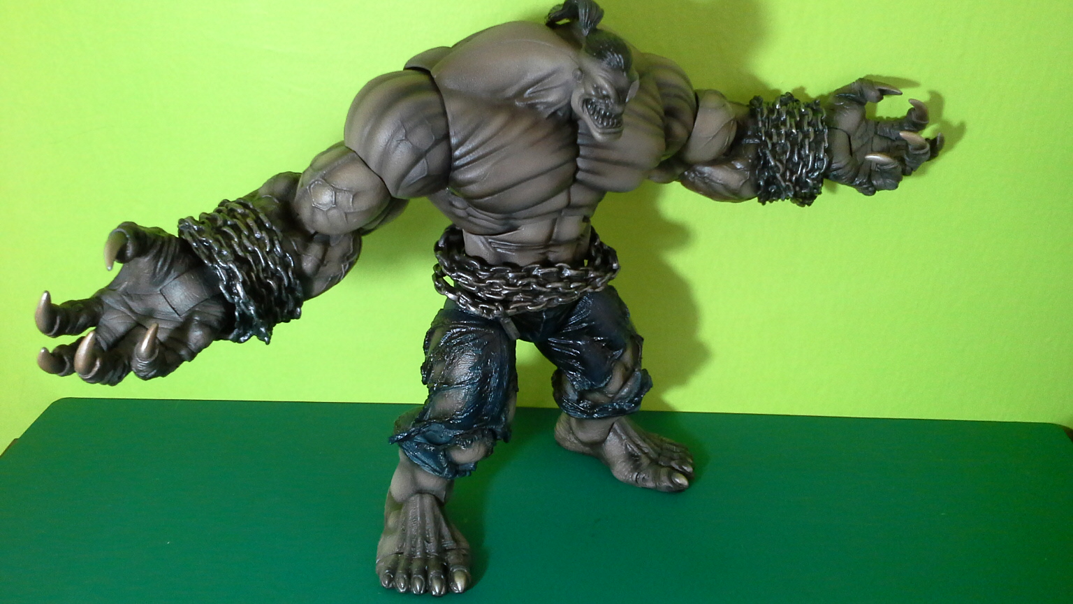 JUST Custom Toy: Custom repainted version of Pitt vs Hulk
