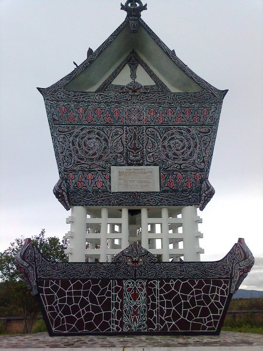 TAROMBO RAJA SILAHISABUNGAN: MILINGILING BORU RAJA MANGARERAK