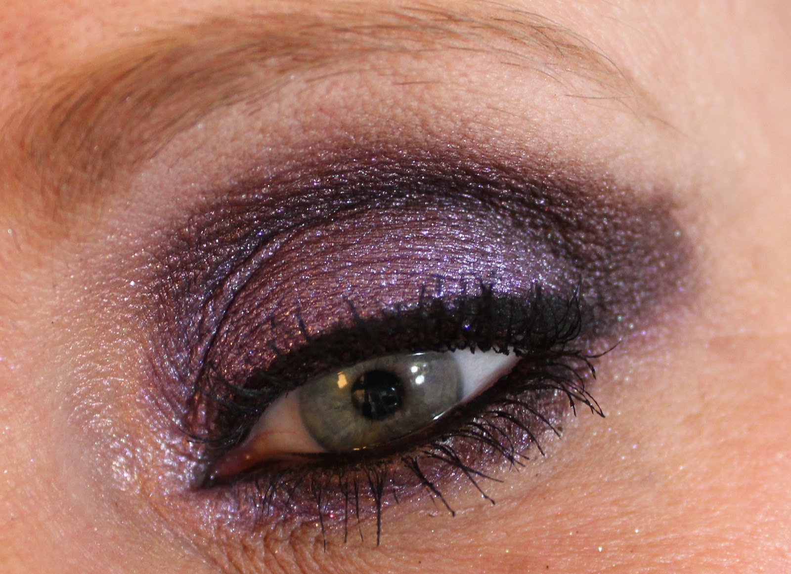Makeup Junkie: Dramatic Purple Beauty From The Earth Look