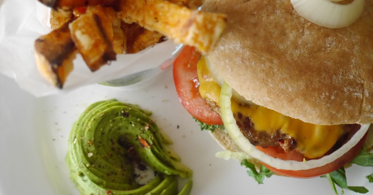 Hot Sunday burger with sweet potato fries | Sunn Holdning