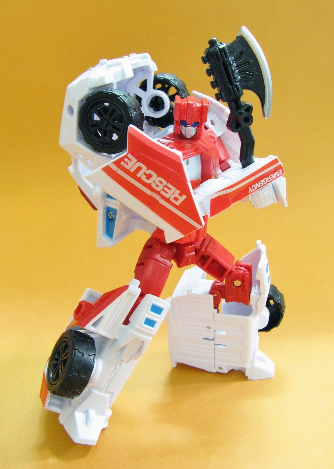 Transformers Generations Combiner Wars Deluxe class FIRST AID IDW 變形金剛 ...