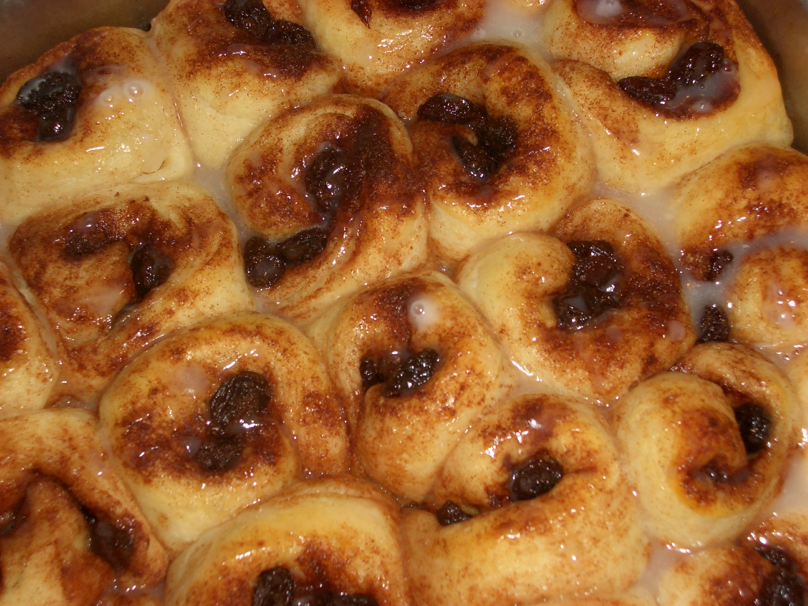 Unfolding the Rosebud: Mini Cinnamon Raisin Rolls (updated)
