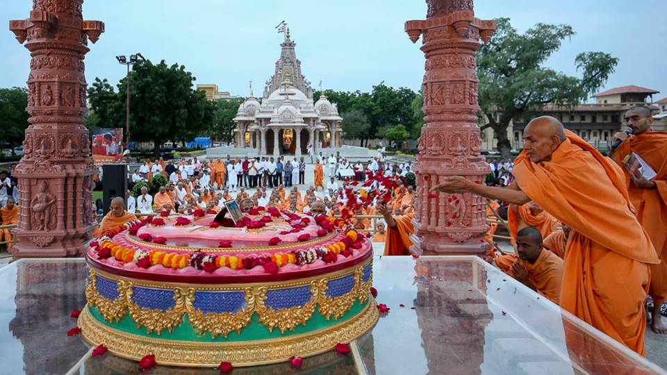 Pramukh Swami Bapa Smruti Mandir(Temple) in Swaminarayan Temple ...
