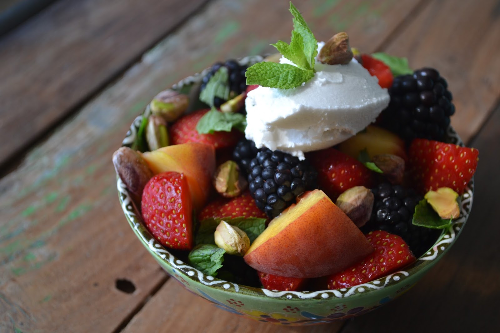 Mijn kookavonturen: Fruitsalade met munt, pistachenootjes en kokosroom