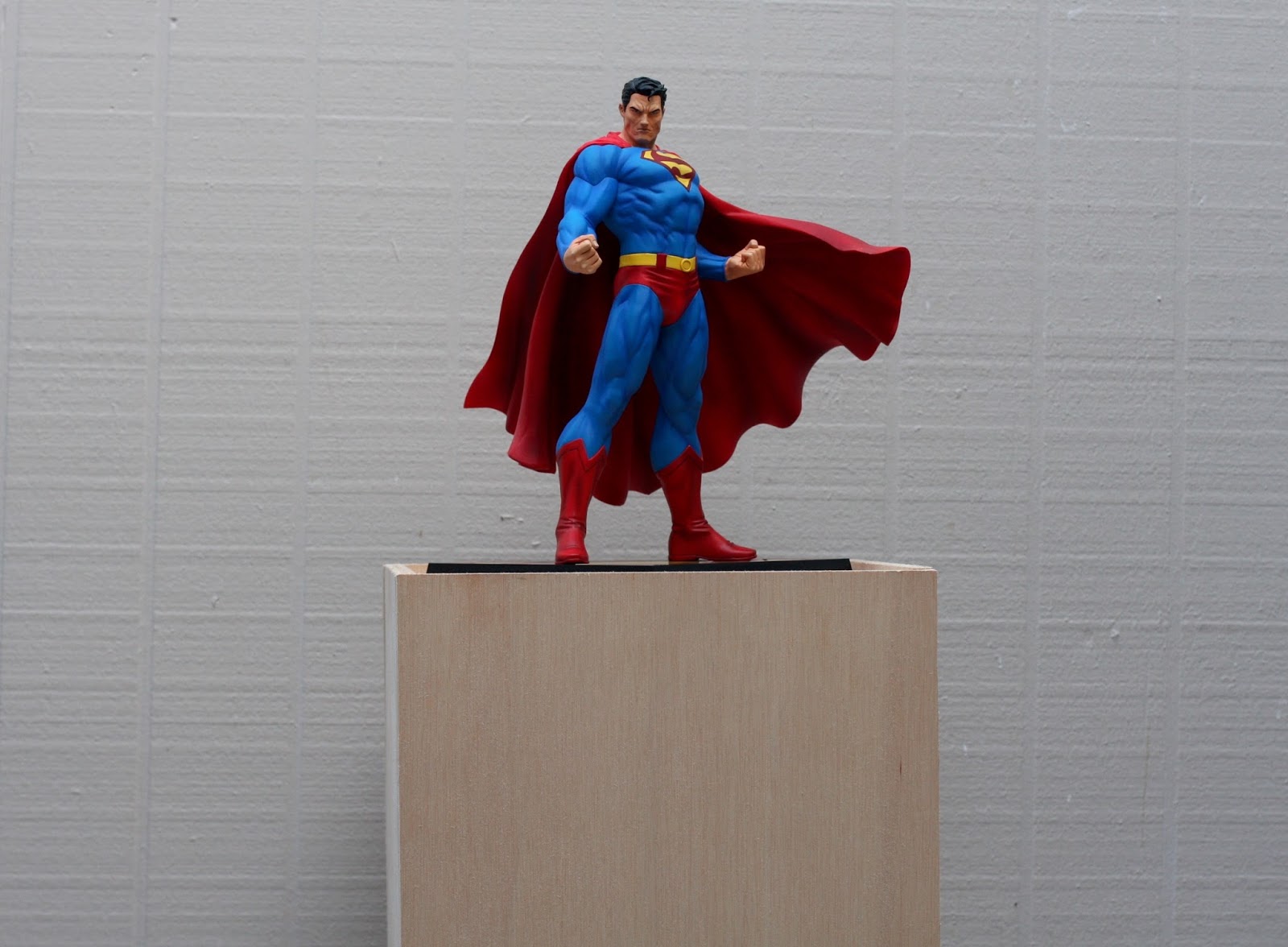 GEEK DIY BAM!: DC COMICS SUPERMAN STATUE DISPLAY SIMPLE PLYWOOD ...