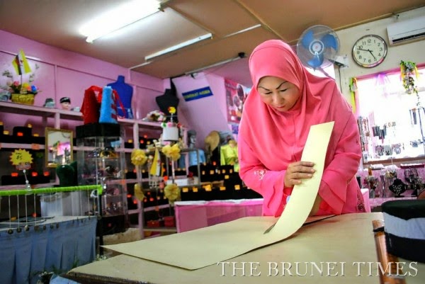 Making Songkok in Brunei