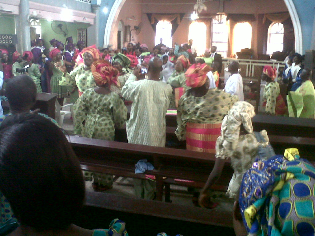 Van anderkant die ewenaar: Die tradisionele troue