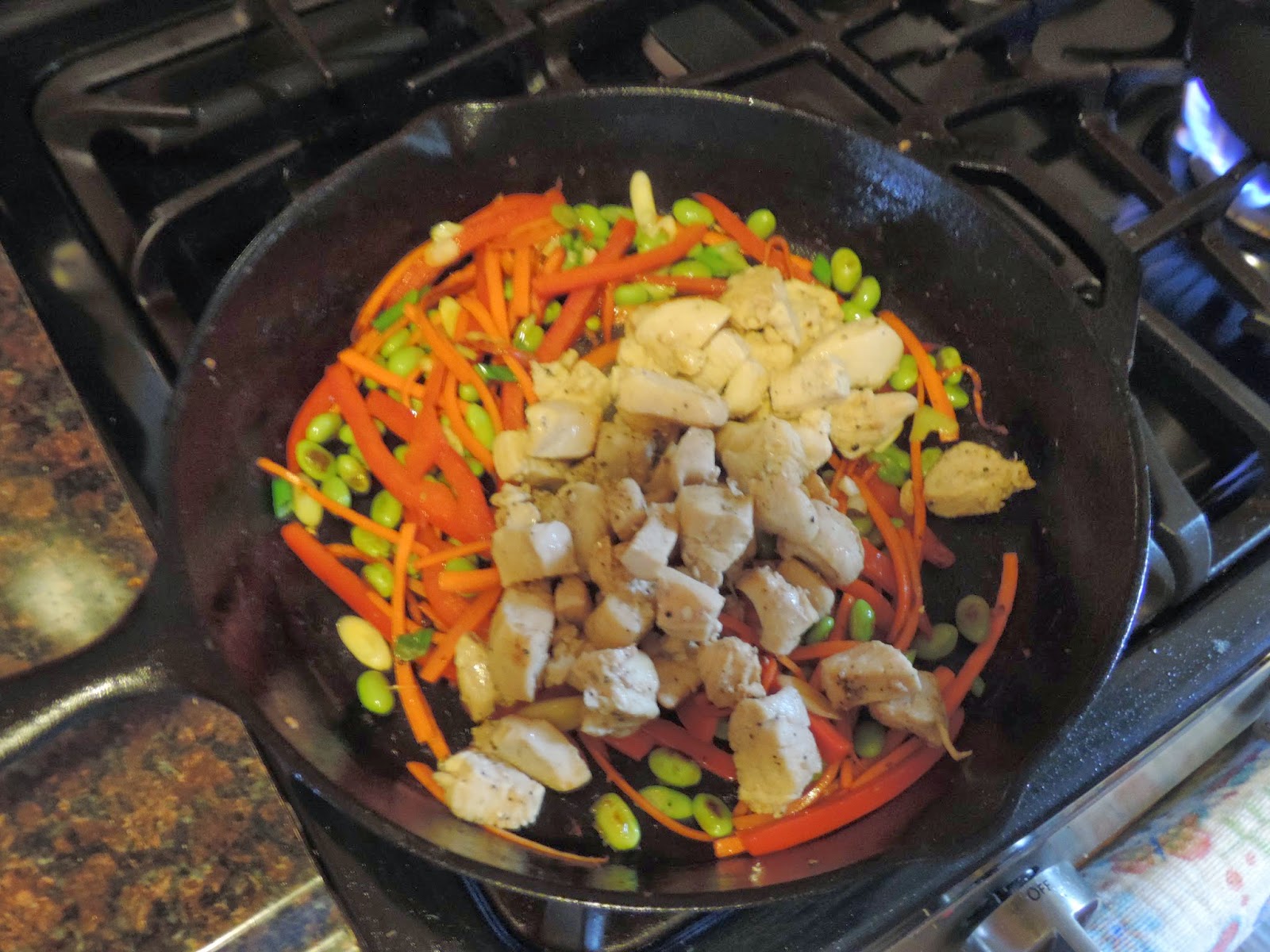 Thai Chicken Pasta with Spicy Peanut Sauce - The Kitchen Wife