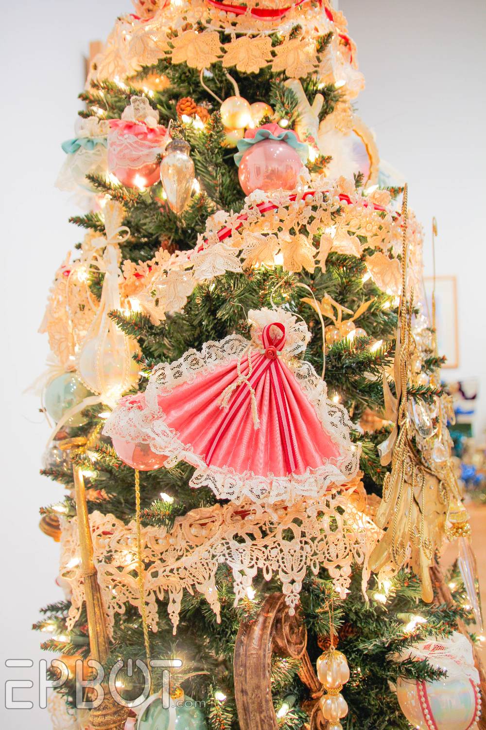 EPBOT: Festival of Trees 2016: Fun New Tree Ideas & ALL The Sparklies!