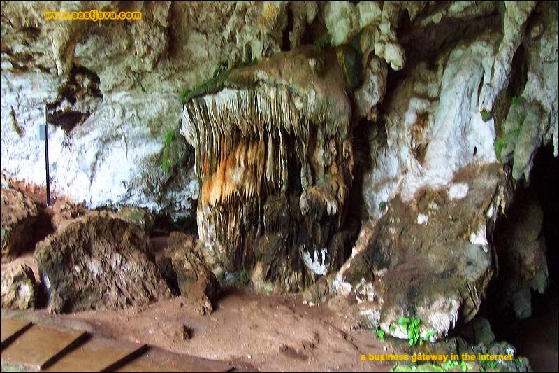 Goa Tabuhan | Pacitan Reisen Tour and Travel