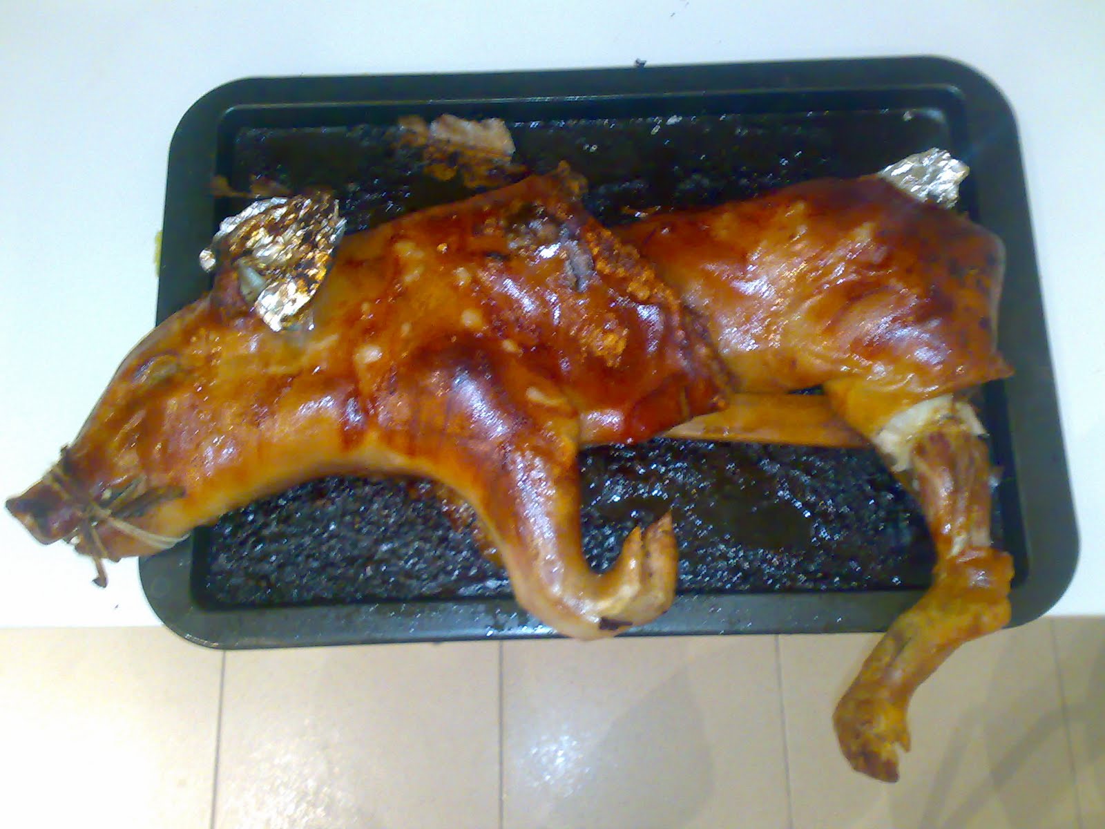 cocina facil de cheana: TOSTON ASADO CON PATATAS PANADERAS