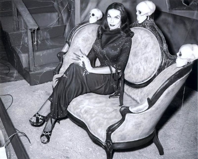 Horror Icon Vampira: Fabulous Photos of Maila Nurmi in the 1950s ...