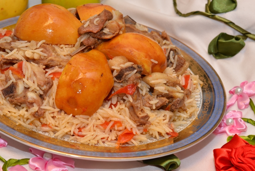 The Art of Uzbek Cuisine: Behi palov (Pilaf with quinces)