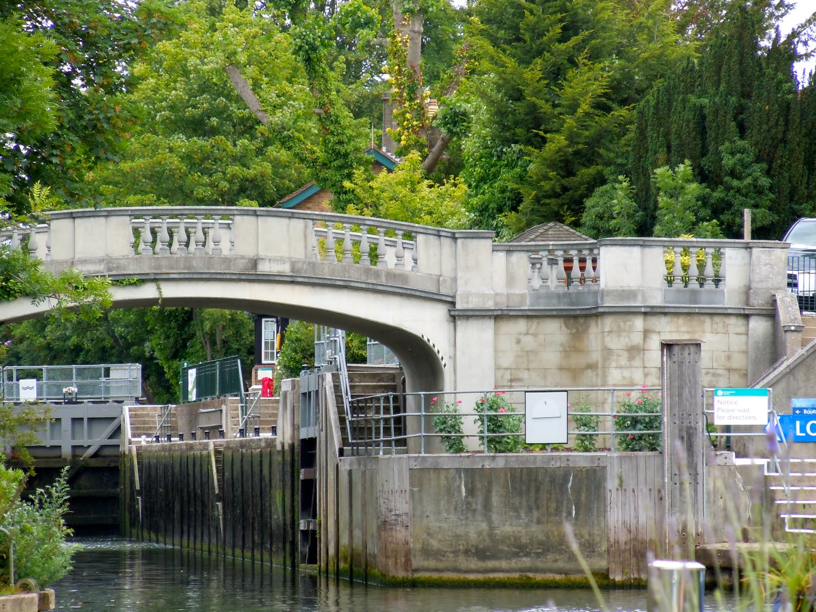 NB Rock 'n' Roll: National Trust mooring at Cliveden House