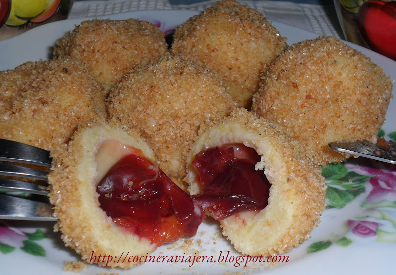 Galuste cu prune, chirosti, gomboti | Cocinera viajera