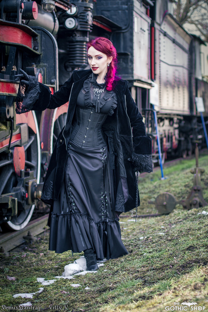 The Gothic Shop Blog: Victorian Vampire Hunter - VenusMantrap