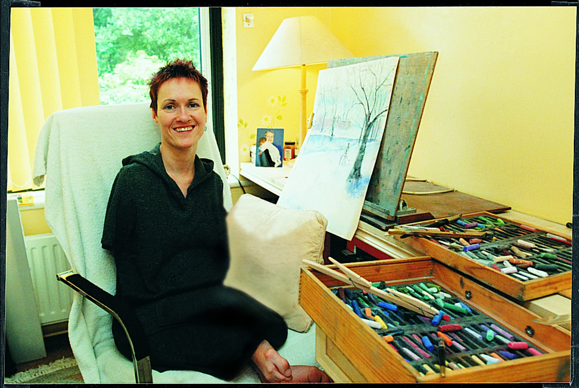 ALISON LAPPER (CON LA BOCA Y EL PIE)