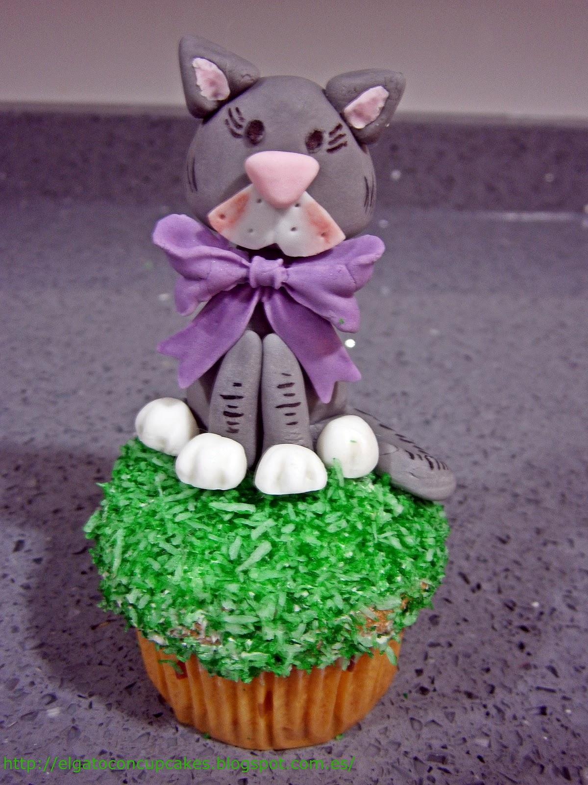 el Gato con Cupcakes: CUPCAKES GATOS MÁS NUESTRO LOGO