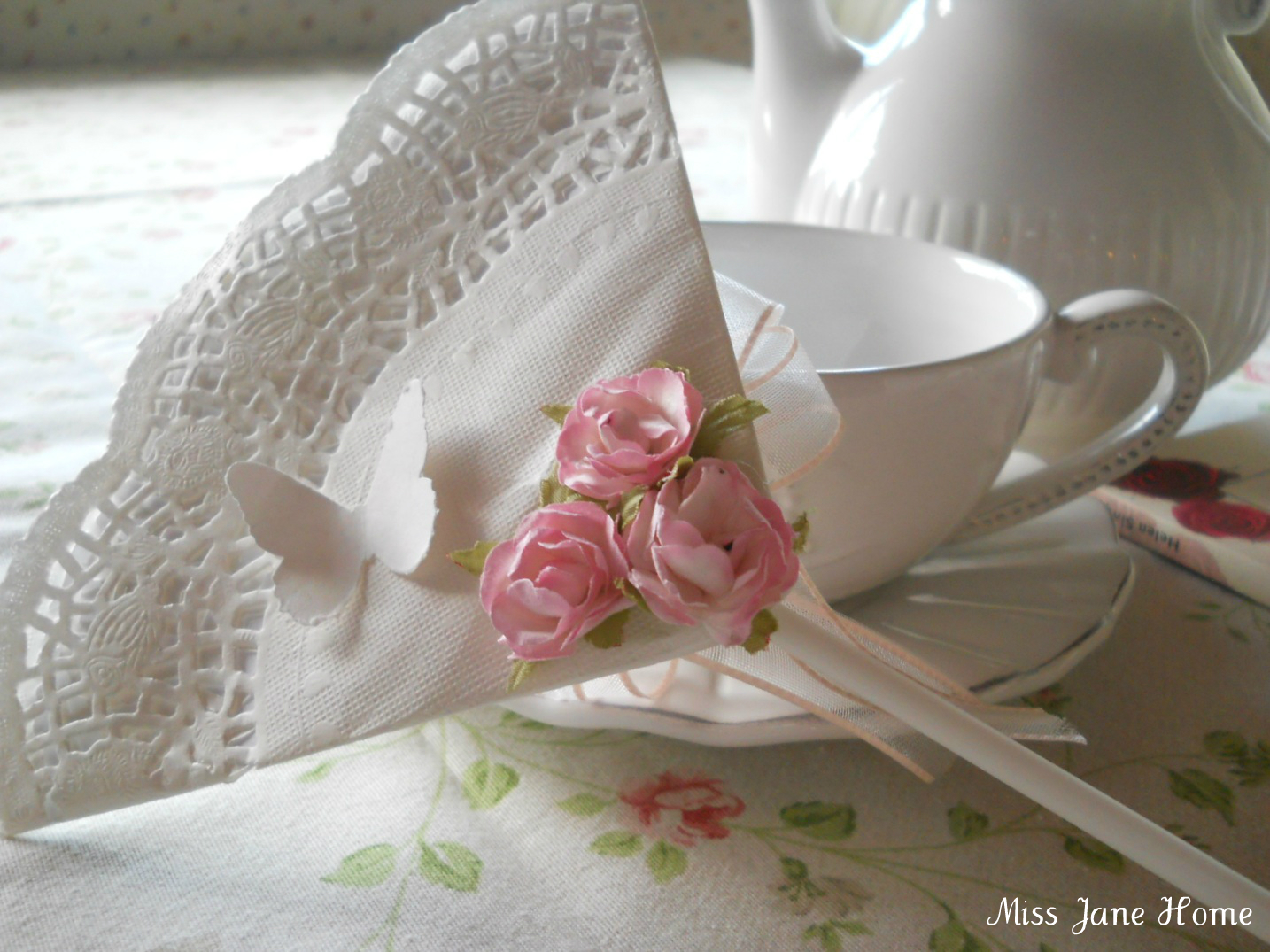 Miss Jane Home: DIY - A Paper Fan for a Tea Party