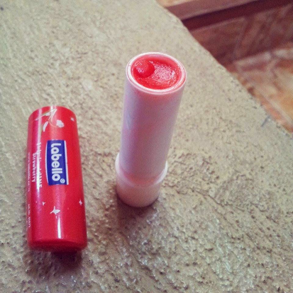 THE BEAUTY KHALEESI.: Labello Fruity Shine Strawberry Lip Balm Review