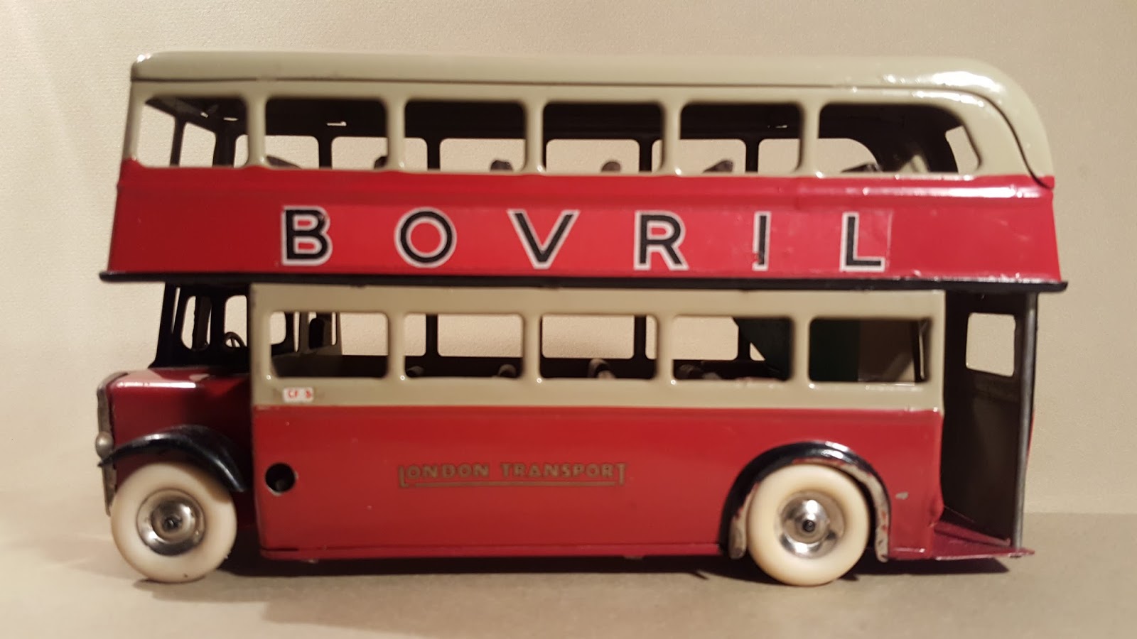 AU JOUET PARISIEN: Triang Minic 60M Pre-War Red Line Double Decker Bus