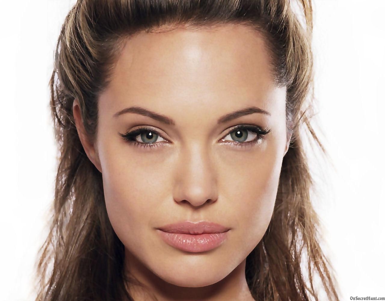 Angelina Jolie | Atriz Americana - Fox Press™