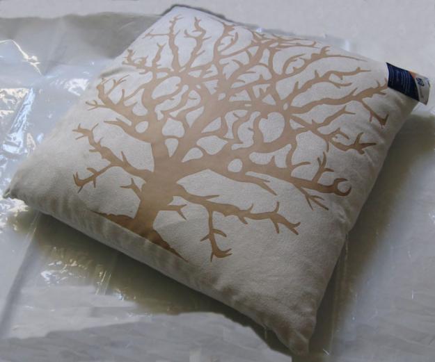 Decoraciones y Modernidades: Diseña y decora con modernos cojines 2012