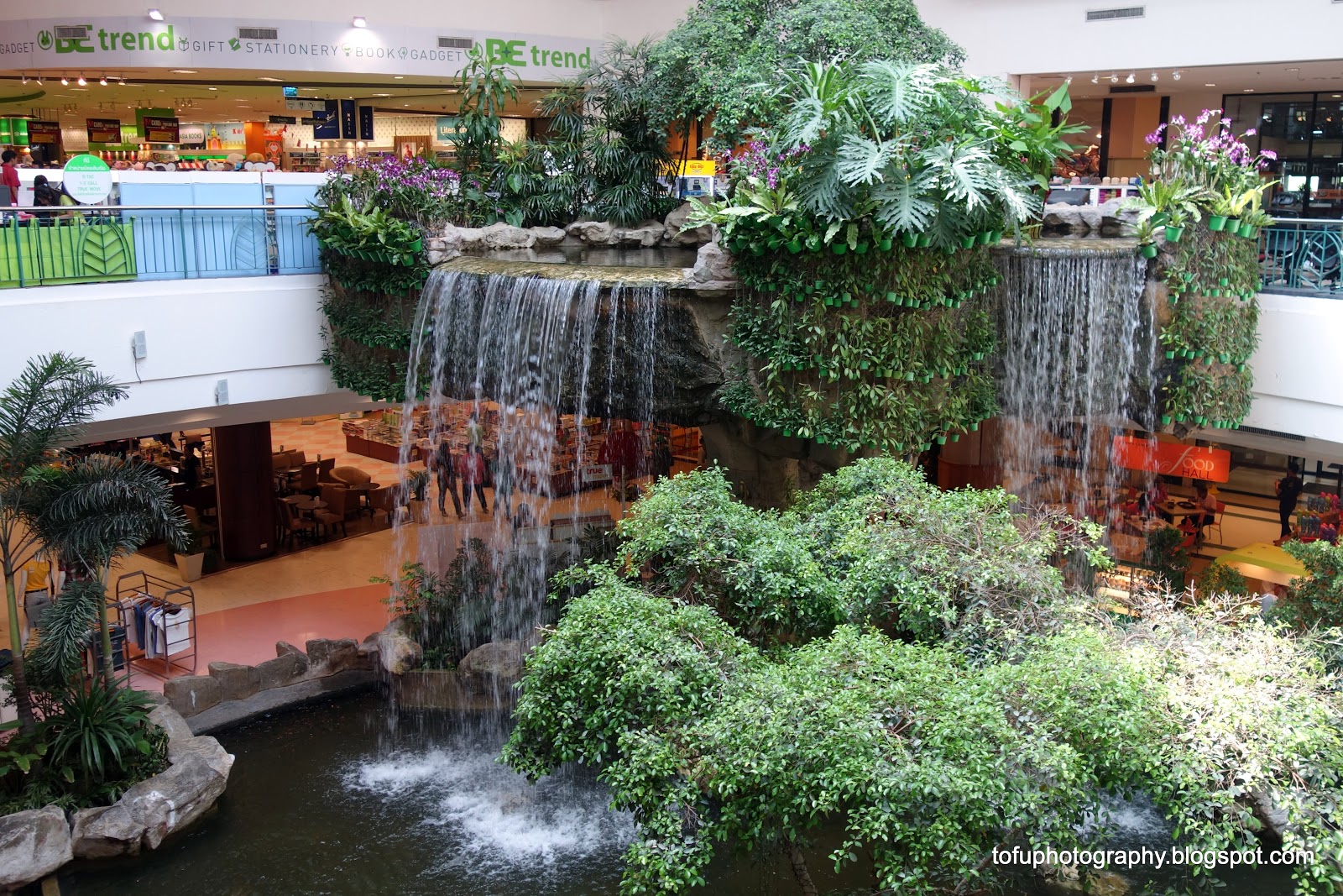 Tofu Photography: Waterfall in The Mall, Korat